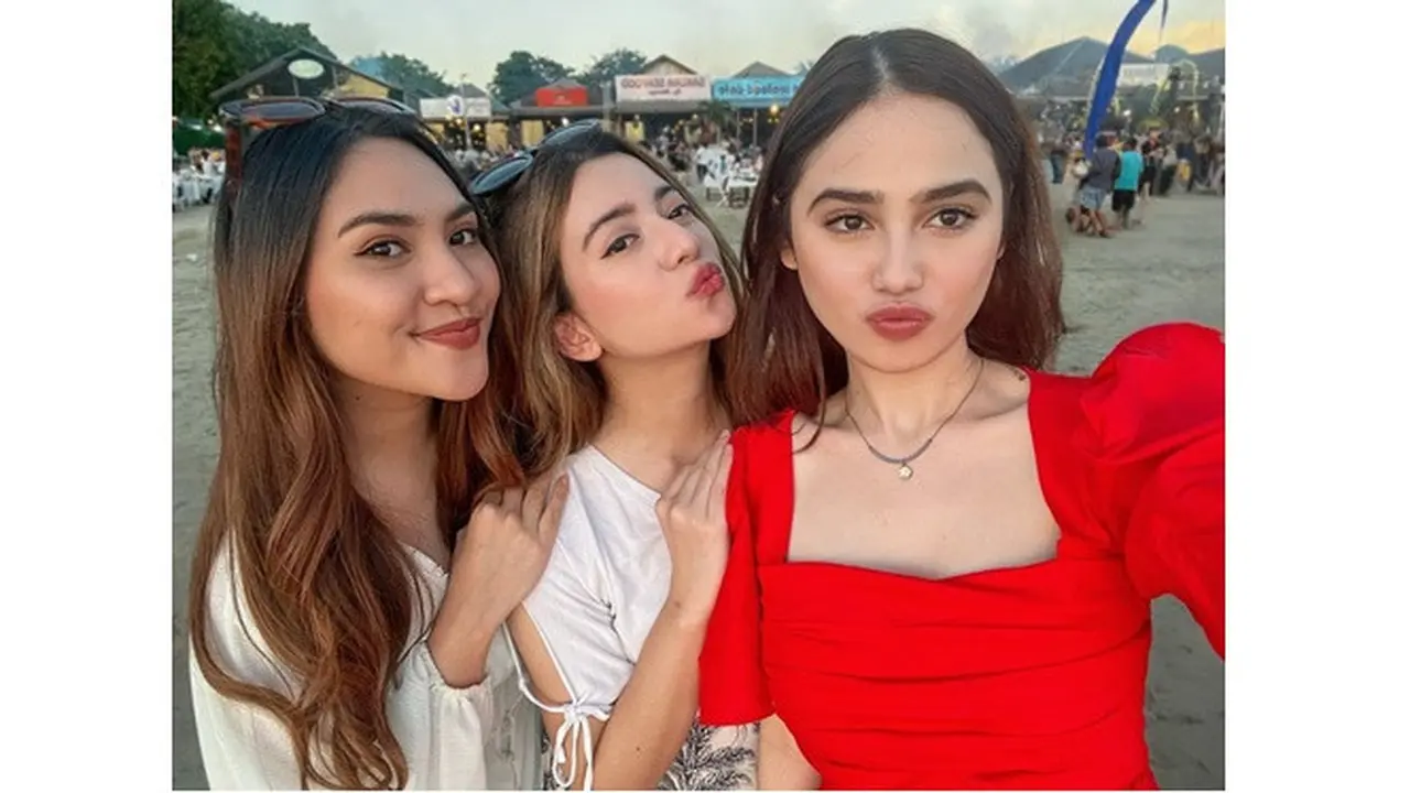 6 Potret Kedekatan Syifa Hadju dan Kakak Rizky Nazar di Berbagai Momen, Bak Bestie - Hot ...