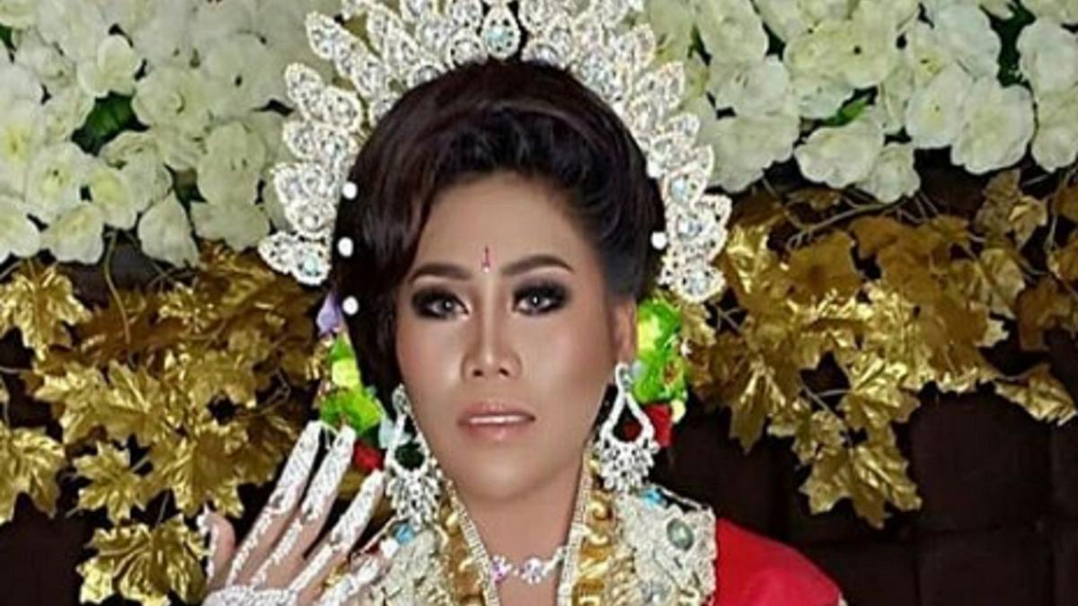 Curhat Evi Masamba Usai Sehari Menjadi Seorang Istri - ShowBiz Liputan6.com