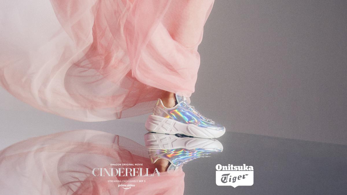 Sepatu Kaca Cinderella Dihadirkan dalam Bentuk Sneakers Edisi Terbatas ...