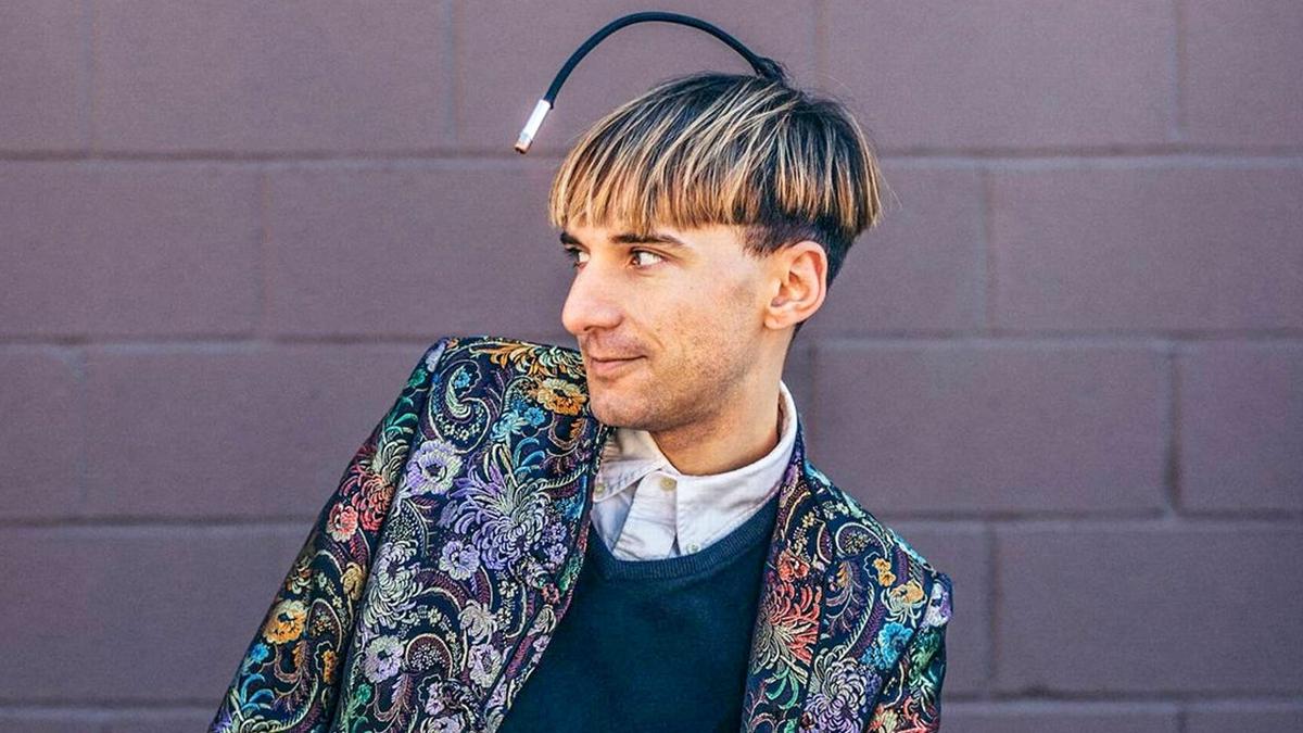 Neil Harbisson, Manusia Cyborg Pertama dengan Kepala Terkoneksi Internet