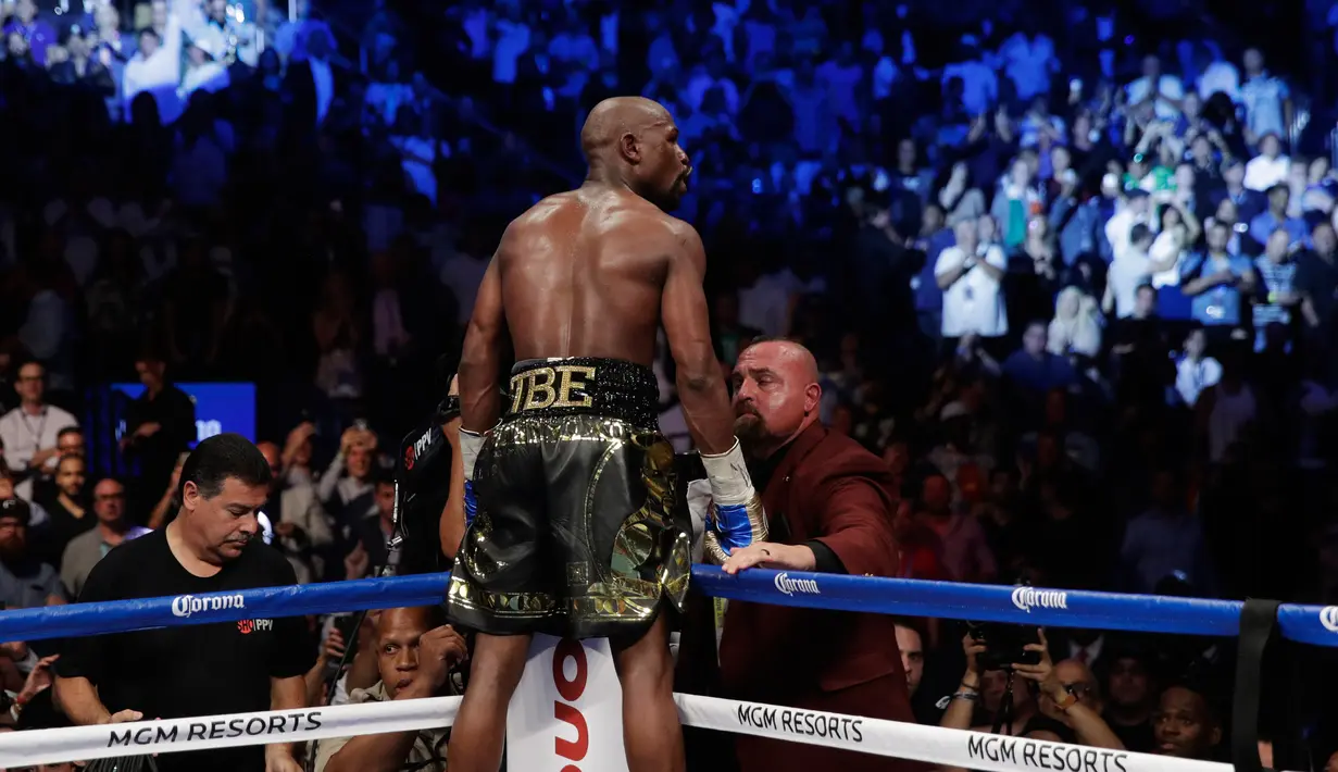 PHOTO: Taklukan McGregor, Mayweather Jr Menang TKO di Ronde ke-10 ...