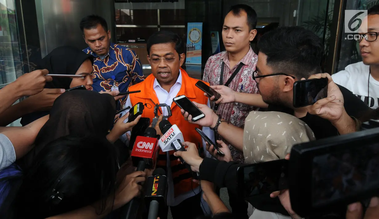 FOTO: Setelah Ditahan, Idrus Marham Jalani Pemeriksaan Perdana KPK ...