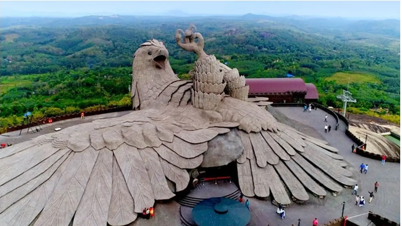 6 Patung Raksasa Ini Bikin Takjub, Ada yang di Indonesia - Hot Liputan6.com