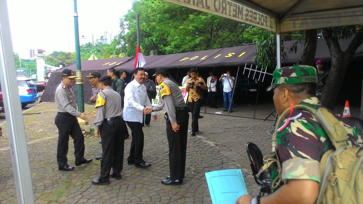 Kepala BIN dan Wakapolri Jalan Bersama ke Posko TNI, Ada Apa?