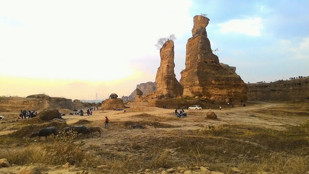 8 Wisata Kudus yang Wajib Dikunjungi, dari Religi hingga Alam - Hot ...