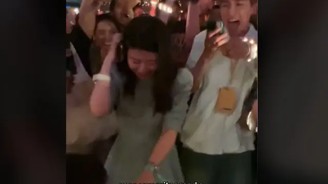 Fenomena Yellow Proposal, Ramai-Ramai Melamar Pacar di Tengah Konser ...