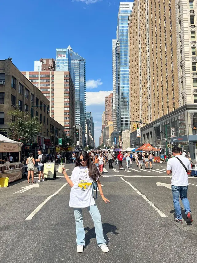 7 Potret Beby Tsabina Liburan di New York, Ajak Kedua Orangtua - Hot Liputan6.com