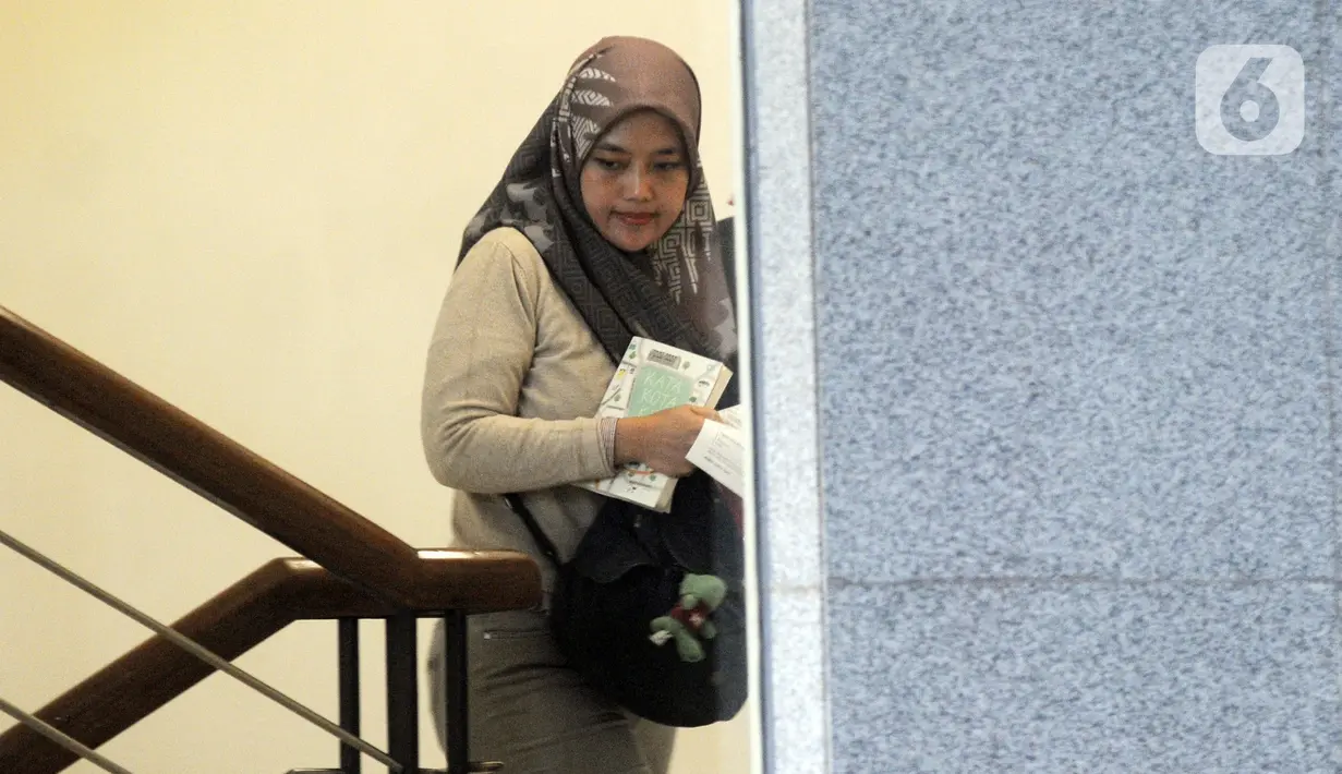 FOTO: Sempat Mangkir, Wagub Lampung Penuhi Panggilan KPK - Foto Liputan6.com