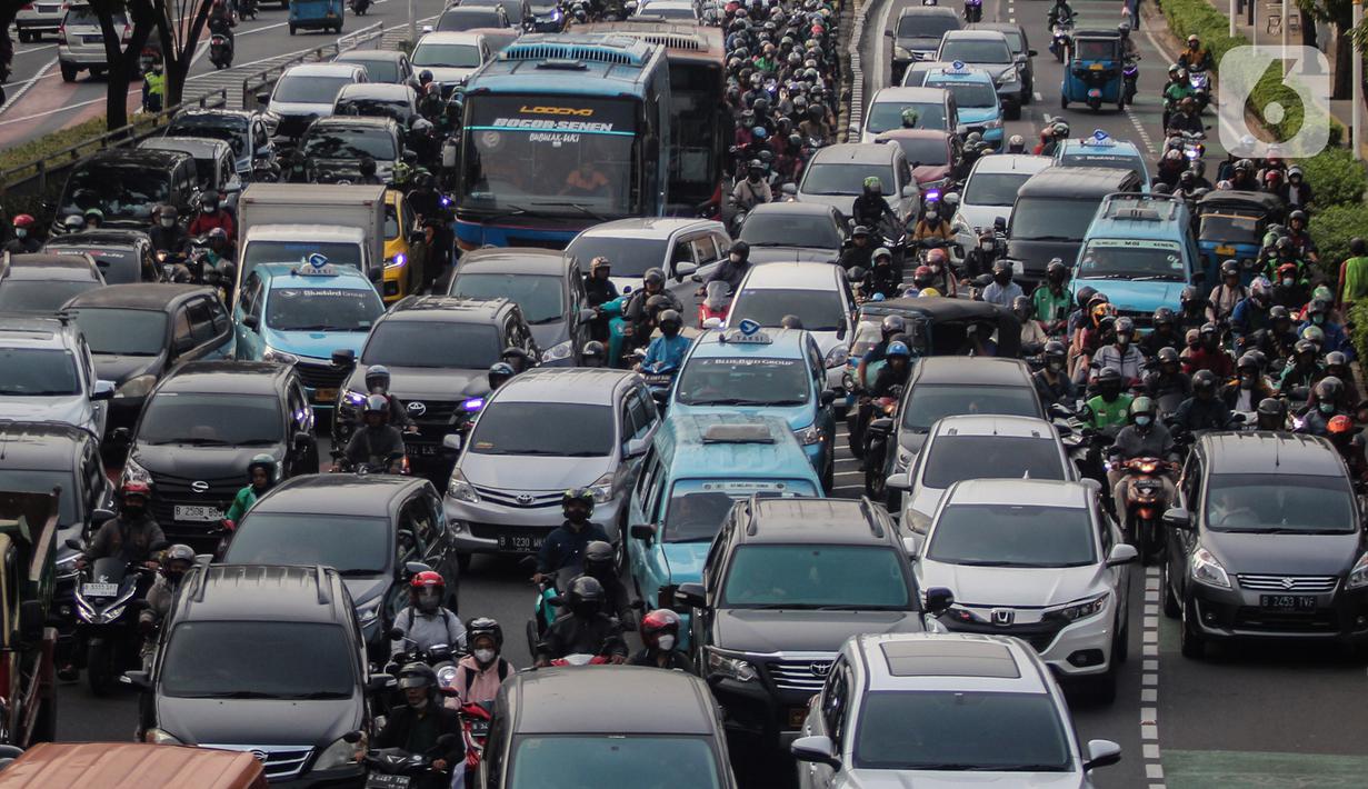 Kemacetan Lalu Lintas Ibu Kota di Bulan Ramadhan - Foto Liputan6.com