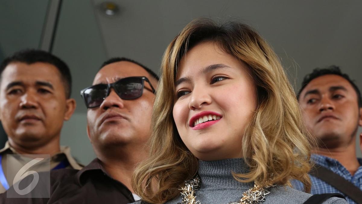 Bipolar, Marshanda tetap Konsumsi Obat Saat Hamil - Health Liputan6.com