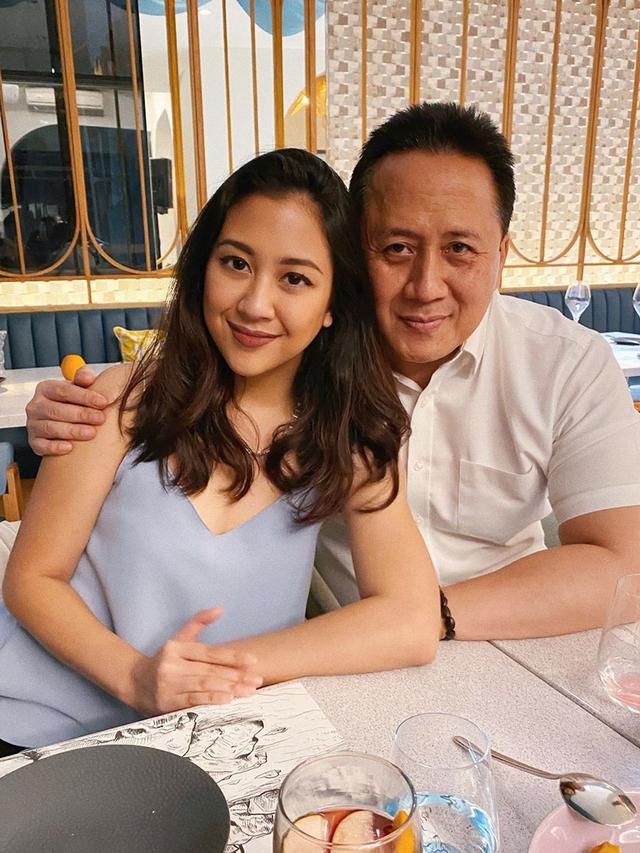 6 Potret Kebersamaan Triawan Munaf dengan Sherina - Hot Liputan6.com