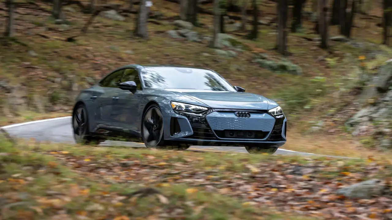 Audi Recall Model E-tron GT Gara-Gara Masalah Baterai - Otomotif ...