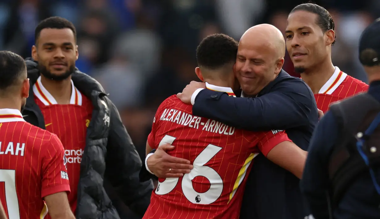 Foto: Gol Kaki Kiri Pertama Trent Alexander-Arnold Bawa Liverpool ...