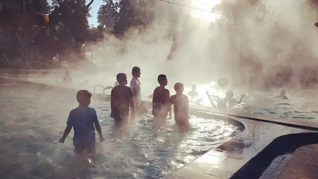 6 Rekomendasi Tempat Pemandian Air Panas di Jawa Barat - Regional ...