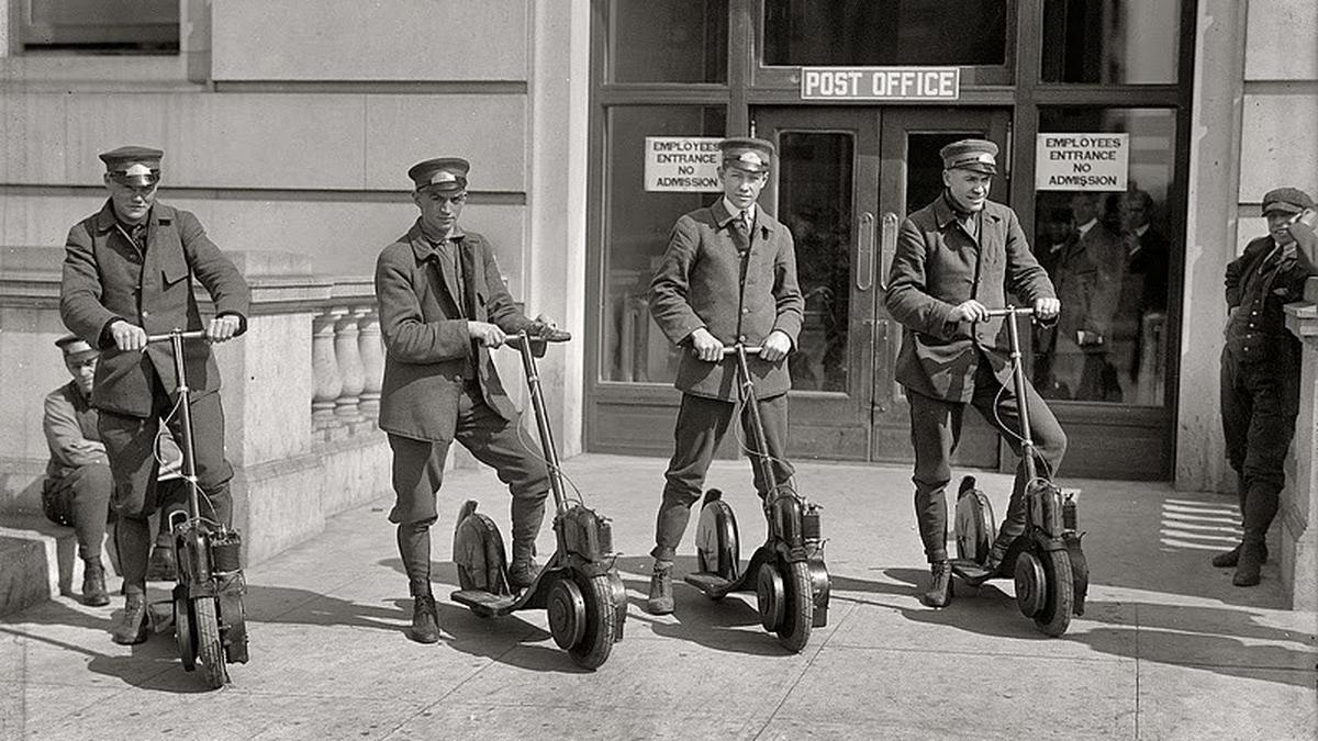 Tanpa Jok Pengemudi, Begini Bentuk Skuter Pertama di Dunia - Otomotif ...