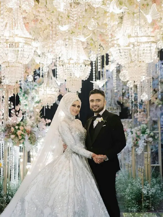 10 Potret Artis Kolosal Genta Buana di Momen Pernikahan, Bikin Nostalgia Bareng - Hot Liputan6.com