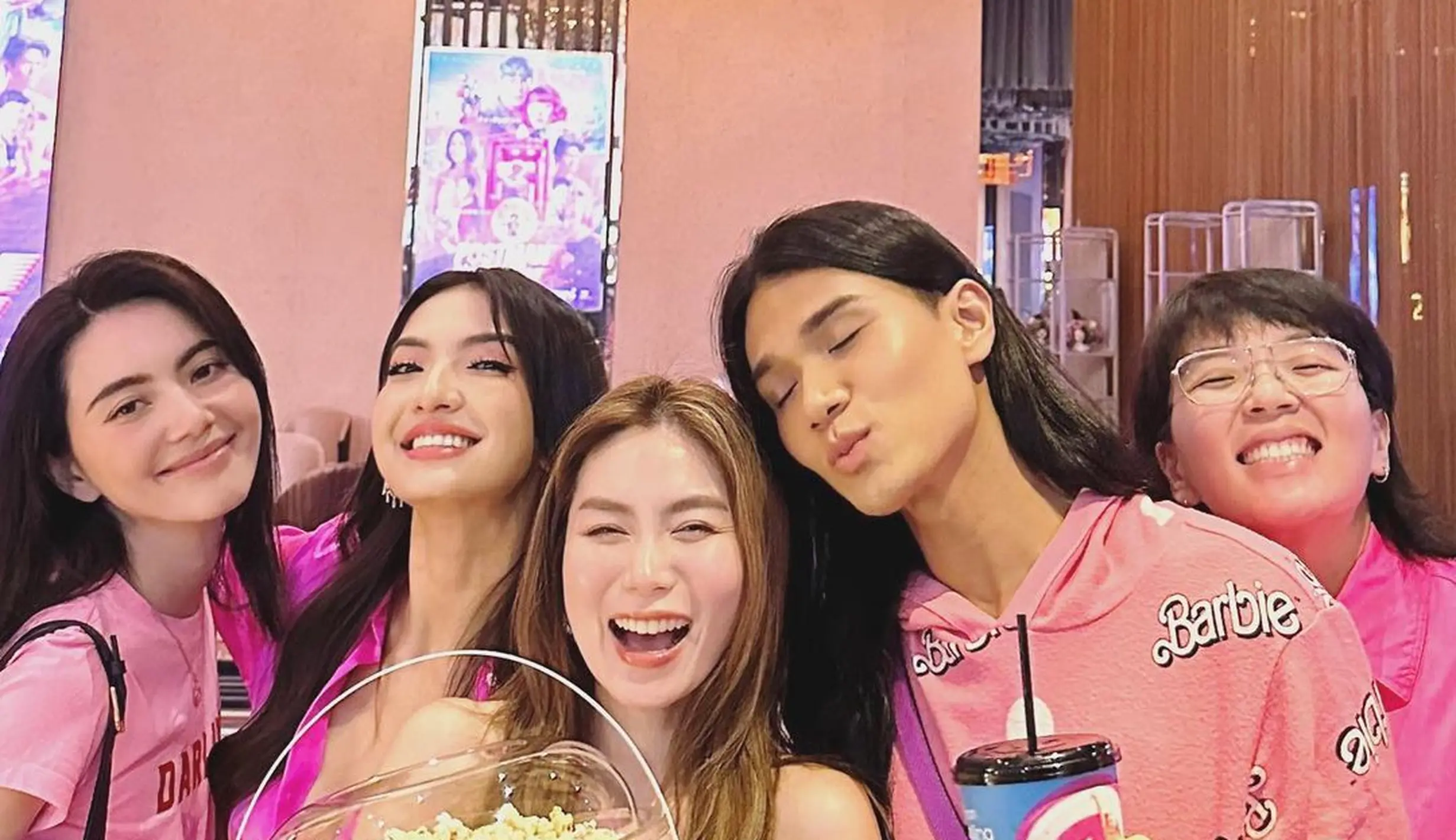 6 OOTD Serba Pink Raline Shah dan Davika Hoorne Nobar Film Barbie