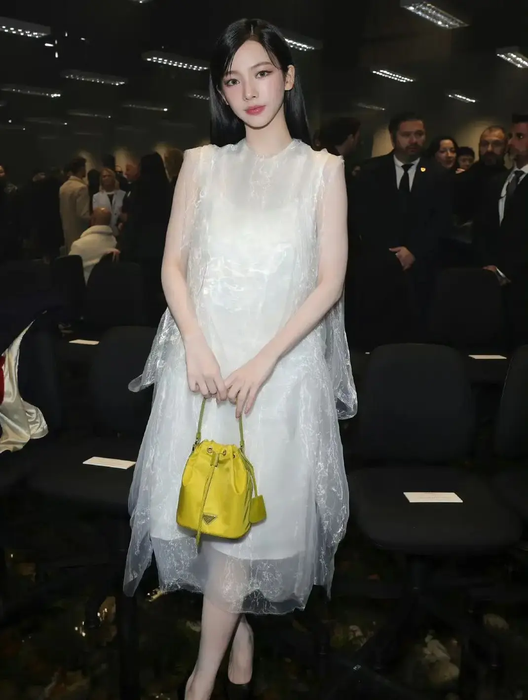 Pesona Karina aespa di Milan Fashion Week yang Sukses Bikin Fans ...