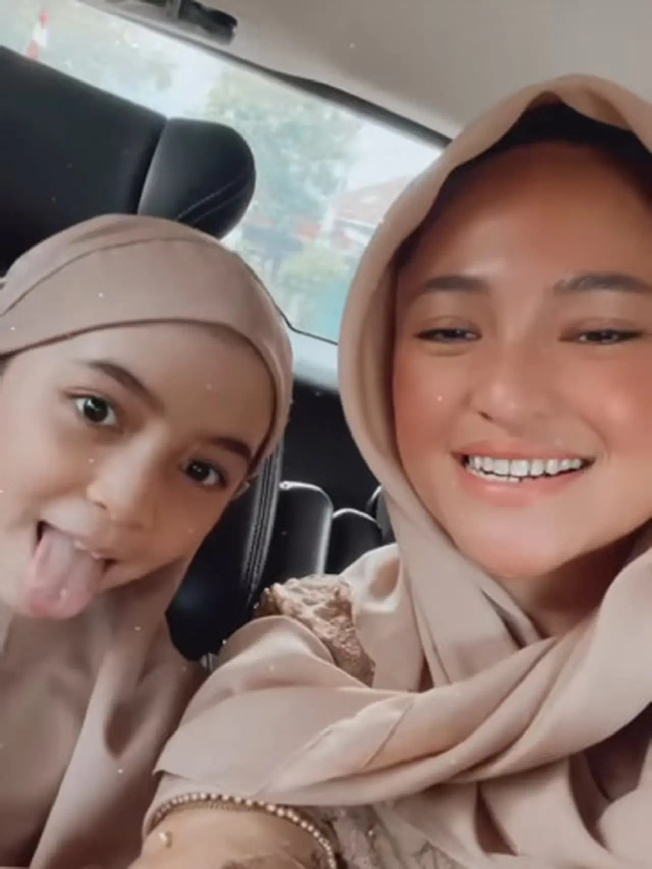 6 Potret Adik Marshanda Gelar Pengajian Jelang Menikah, Momen Bahagia ...