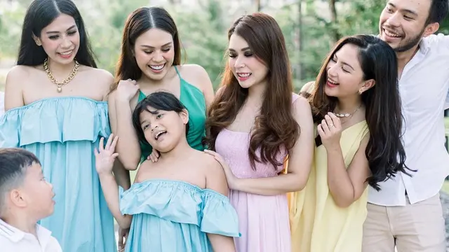 6 Potret Kedekatan Jessica Mila dan Keponakan Yakup Hasibuan, Sosok Penyayang - Hot Liputan6.com