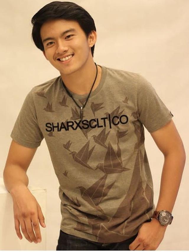 Mengenal Gusti Rayhan, Dari Dilan 1990 Sampai Anak Farhat Abbas ...