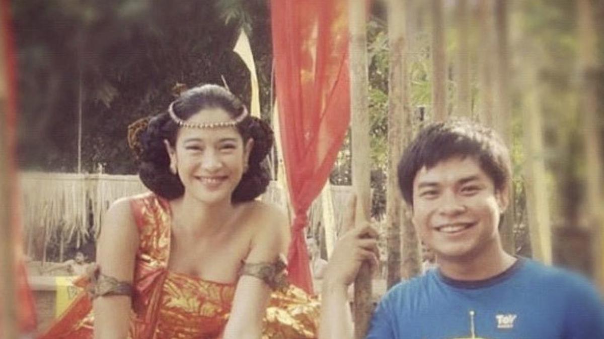 6 Transformasi Dian Sastrowardoyo Bareng MUA Kesayangan, dari Remaja Sudah Cantik Natural ...