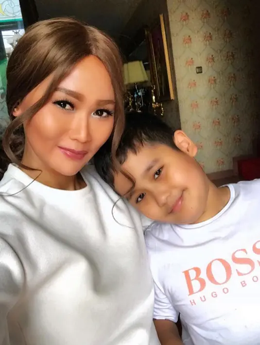 FOTO: Kebersamaan Inul Daratista dengan Sang Anak, Penuh Kasih Sayang ...