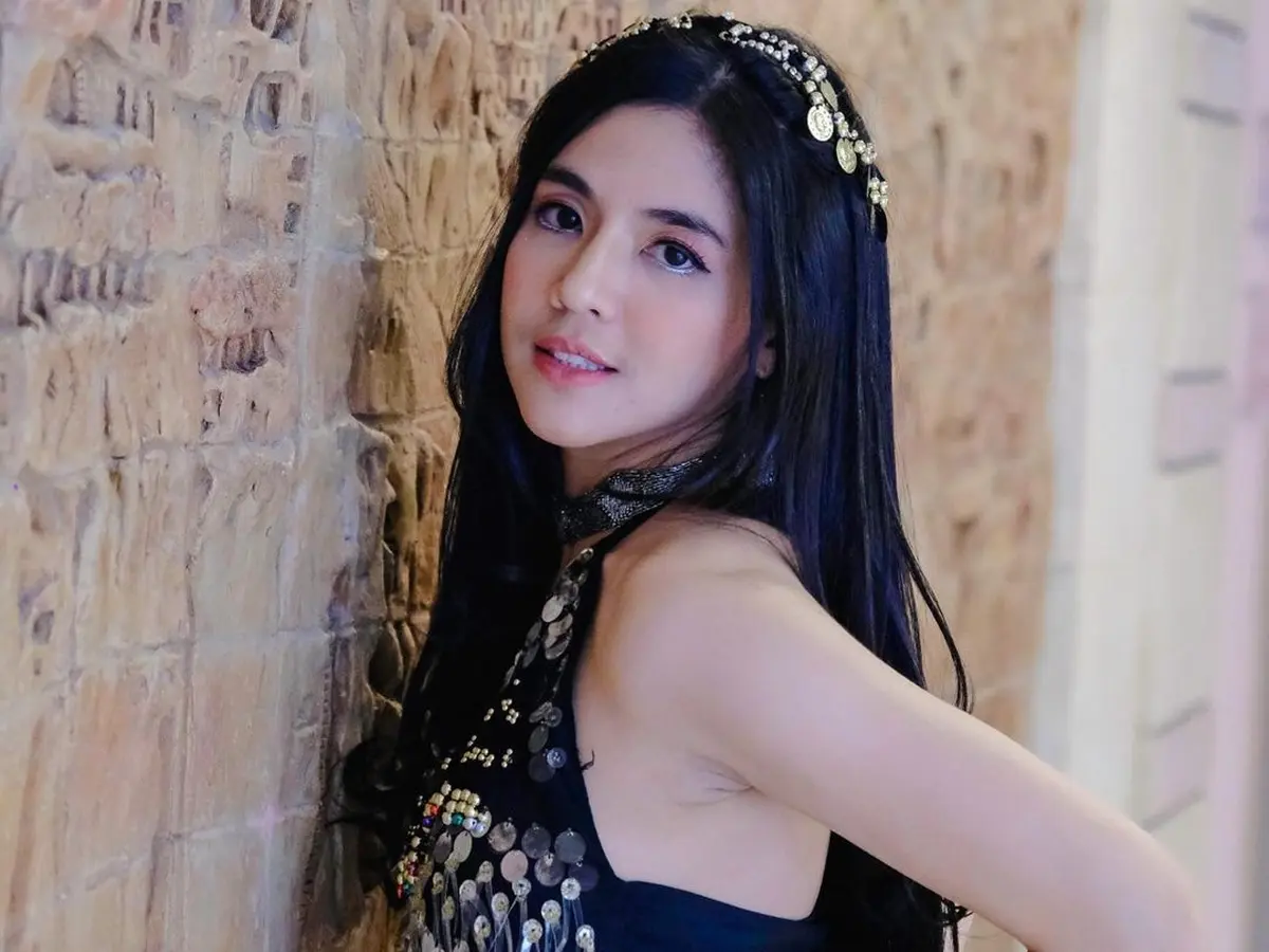 Putri Una Astari