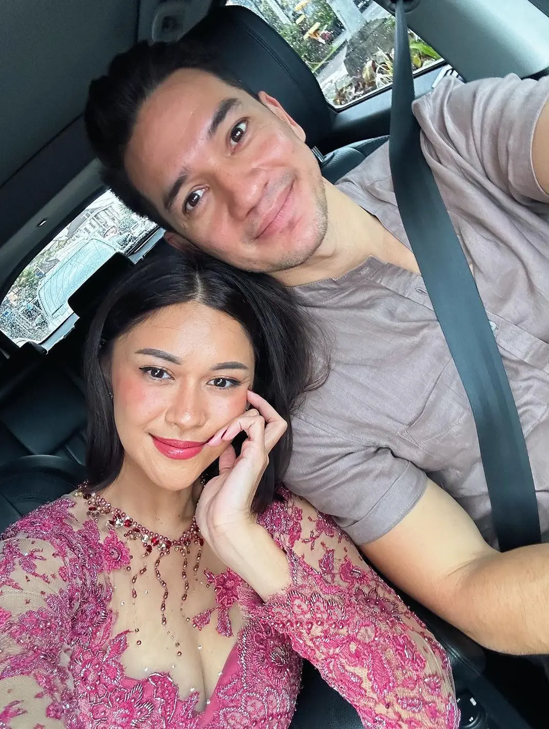 17 Tahun Menikah, Ini Potret Mesra Nana Mirdad dan Andrew White yang Disebut Vampire Couple ...