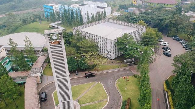 6 Fakta Menarik Masjid Al Irsyad di Bandung, Arsitektur Kubusnya ...