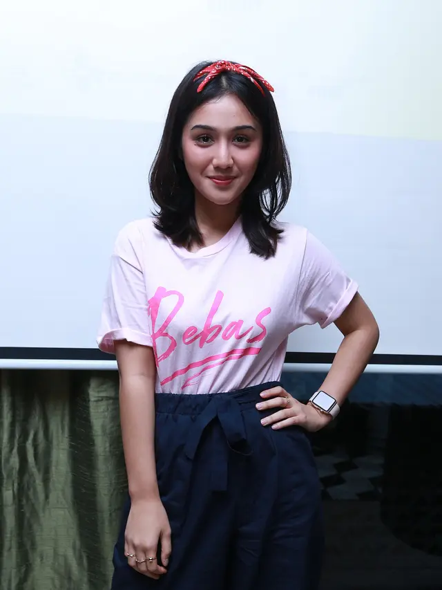 Zulfa Maharani jadi Pramugolf di Serial Candy Caddy, Rela Panas-panasan dan Kehujanan - ShowBiz ...