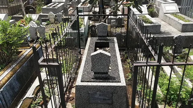 Kisah 'Makam Hitler' di Surabaya dan Dokter Tua di Sumbawa - News ...