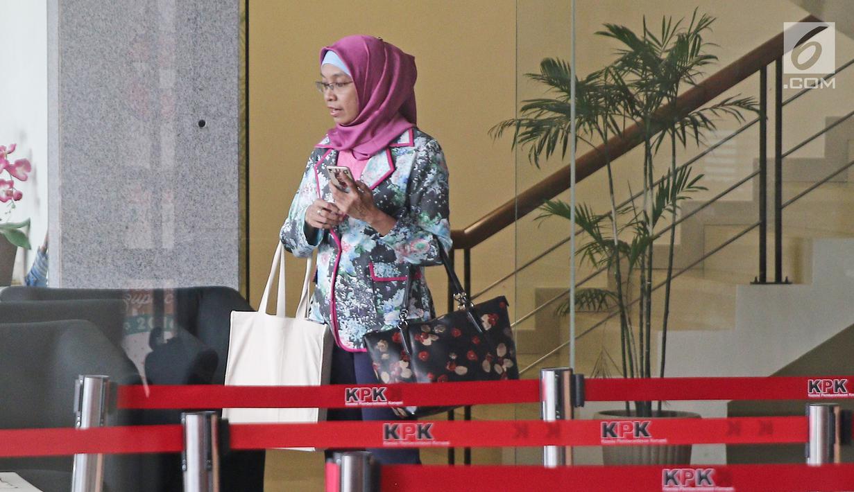 FOTO: Senyum Petinggi PT Garuda Indonesia Seusai Diperiksa KPK