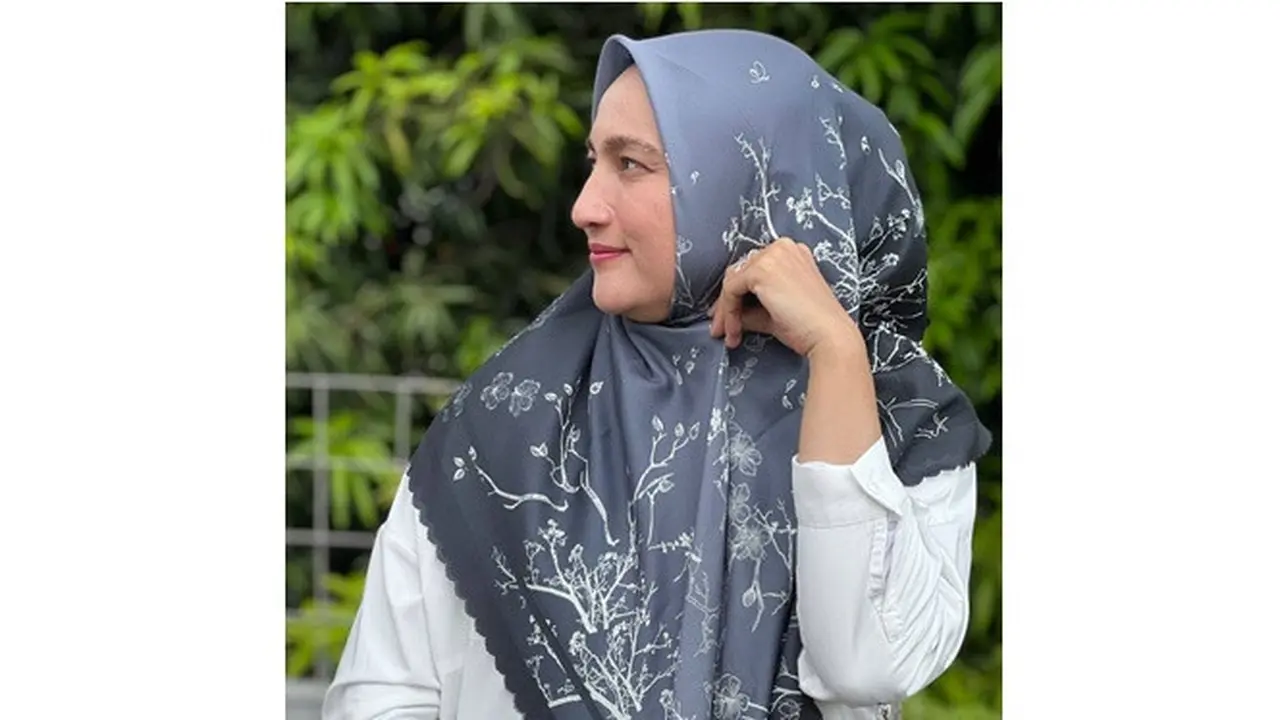 Berhijab Sejak 2019, Ini 6 Potret Terbaru Sarah Amalia Mantan Istri ...