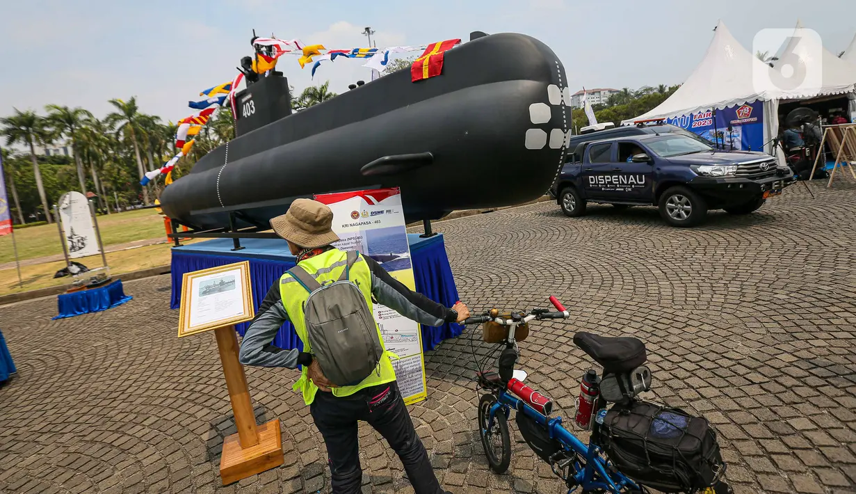 Jelang HUT Ke-78, Warga Antusias Kunjungi Pameran Alutsista TNI di Monas - Foto Liputan6.com