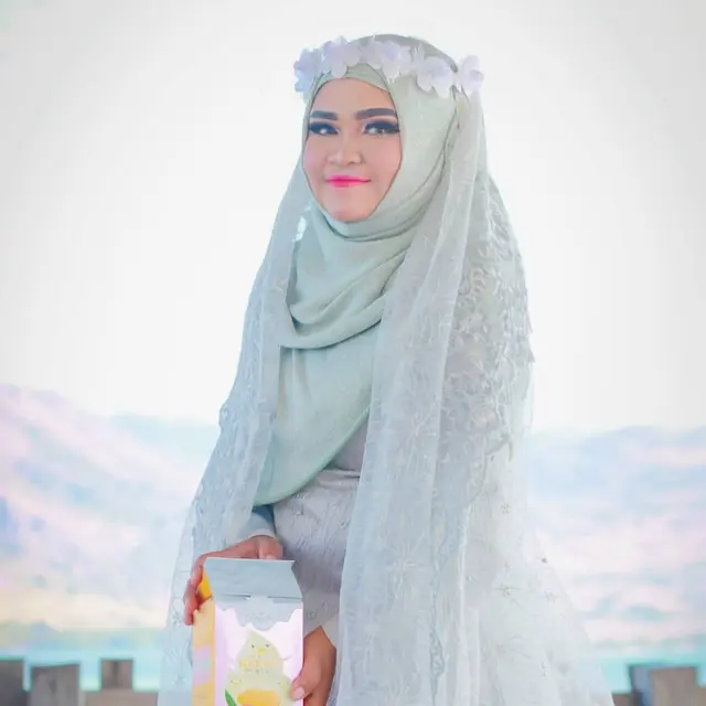 6 Potret Intan Lembata, Cewek Viral yang Nyanyi 'Begitu Sulit Lupakan ...