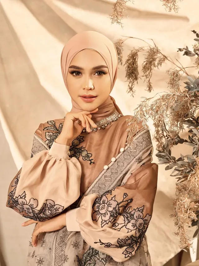 Ria Ricis Klarifikasi Ribut dengan Teuku Ryan, Minta Tuhan Beri Cinta ...