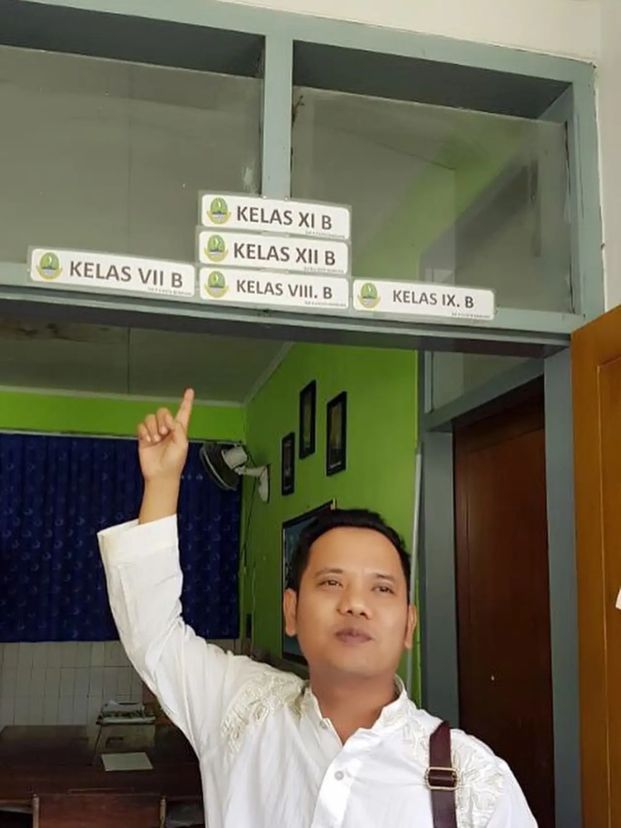 Jadi DPD RI dengan Suara Terbanyak, Ini 6 Potret Oni SOS Komedian Teman ...