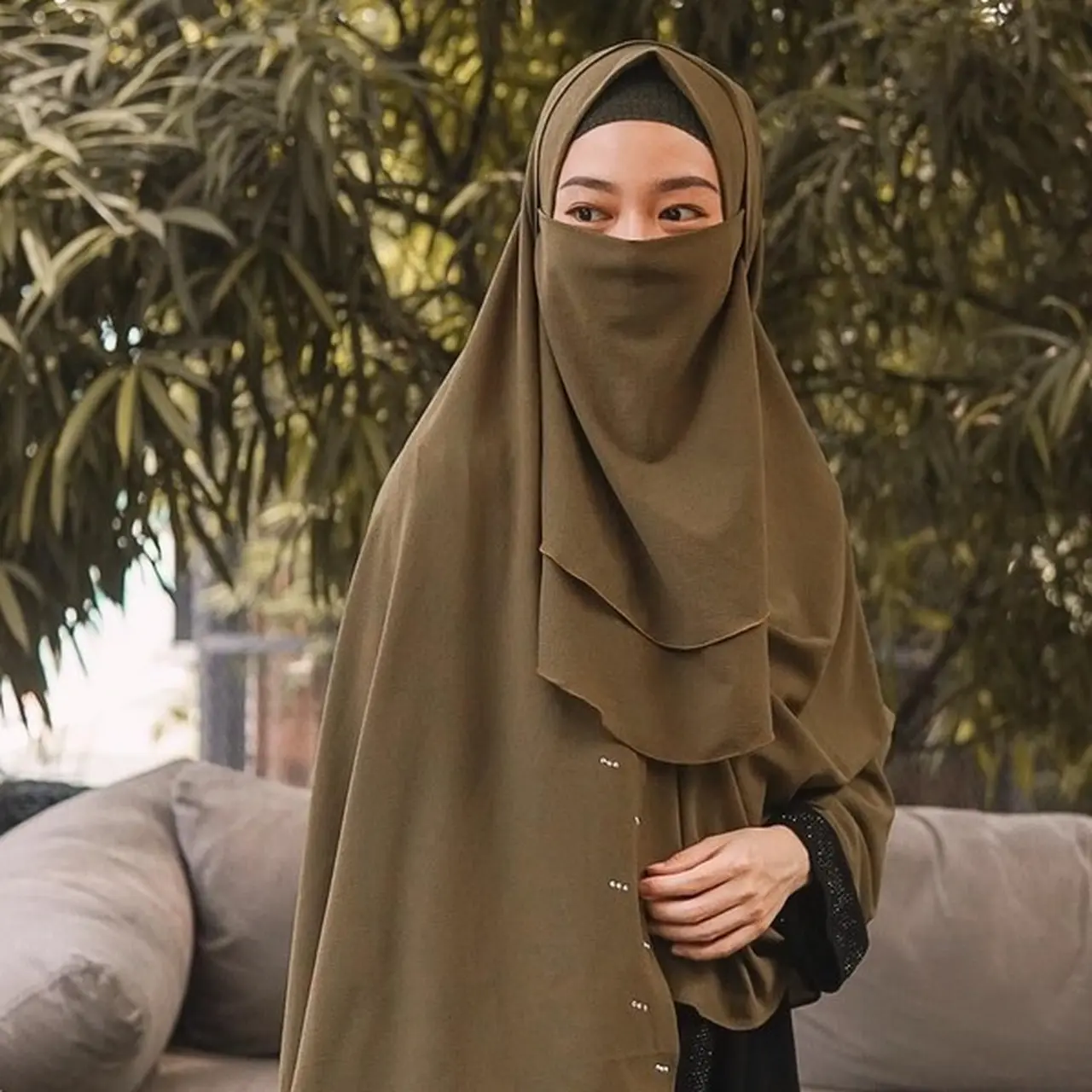 Potret 6 Artis Mualaf Pakai Cadar, Belajar Tampil Tertutup Usai Memeluk ...