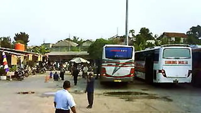 Volume Penumpang di Terminal Pinang Ranti Naik - News Liputan6.com