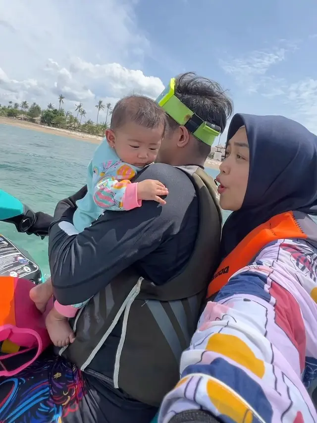 Ajak Moana Main Jet Ski di Tengah Laut Tanpa Pelampung, Ria Ricis Tuai Pro Kontra ...