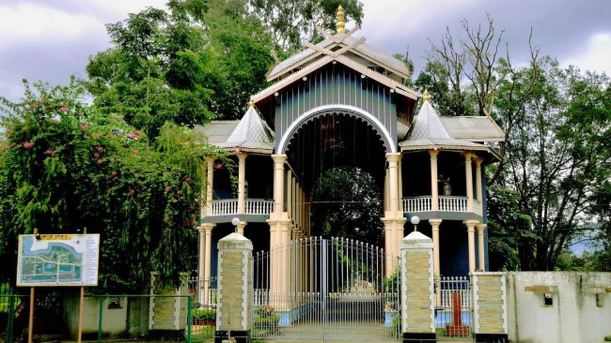 Kaya Sejarah, Benteng Kangla di Manipur Berisi 360 Situs Suci - Global ...