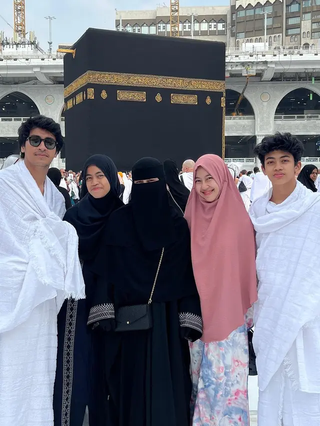 7 Potret Adiba Khanza dengan Ketiga Adiknya, Selalu Kompak - Hot ...