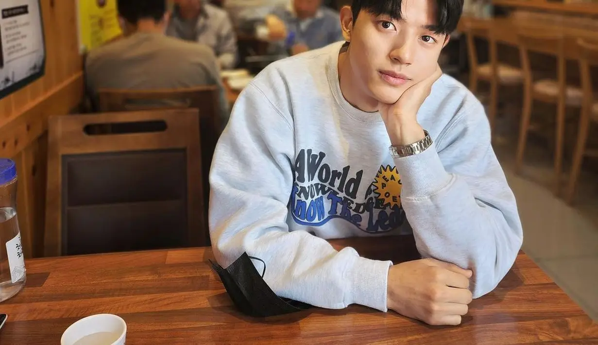 Potret Park Solomon dengan Visual Memikat yang Bikin Meleleh - Foto ...