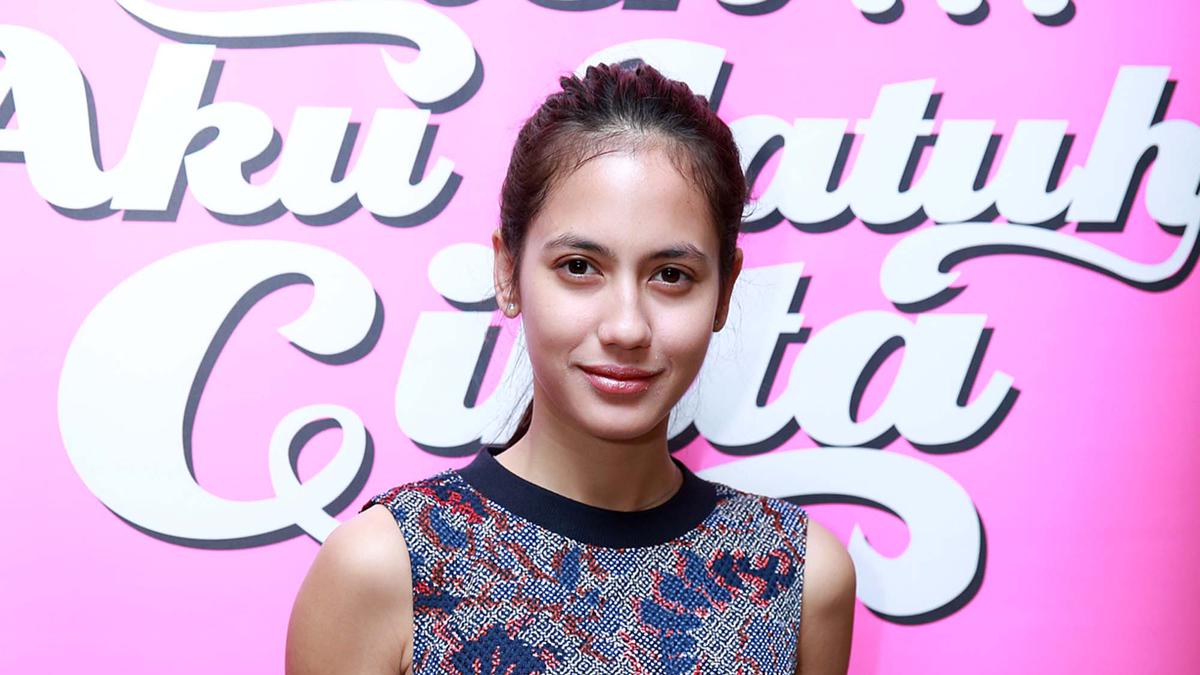Pevita Pearce Posting Lukisan Dewi Soekarno Tanpa Busana Entertainment 