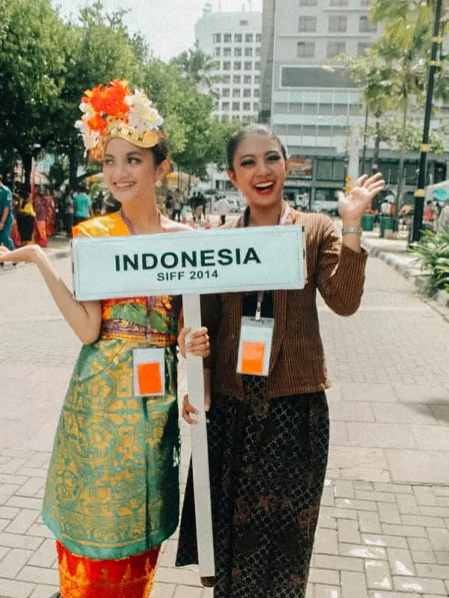 6 Pesona Sabrina Anggraini, dari Puteri Indonesia hingga Host Acara ...