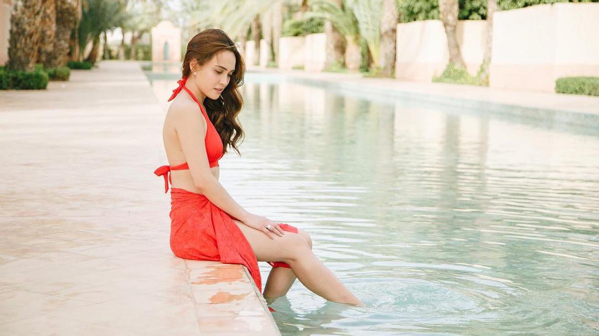 Intip Gemasnya Baju Renang Andalan 6 Selebritas Seksi Ini - Fashion & Beauty Liputan6.com