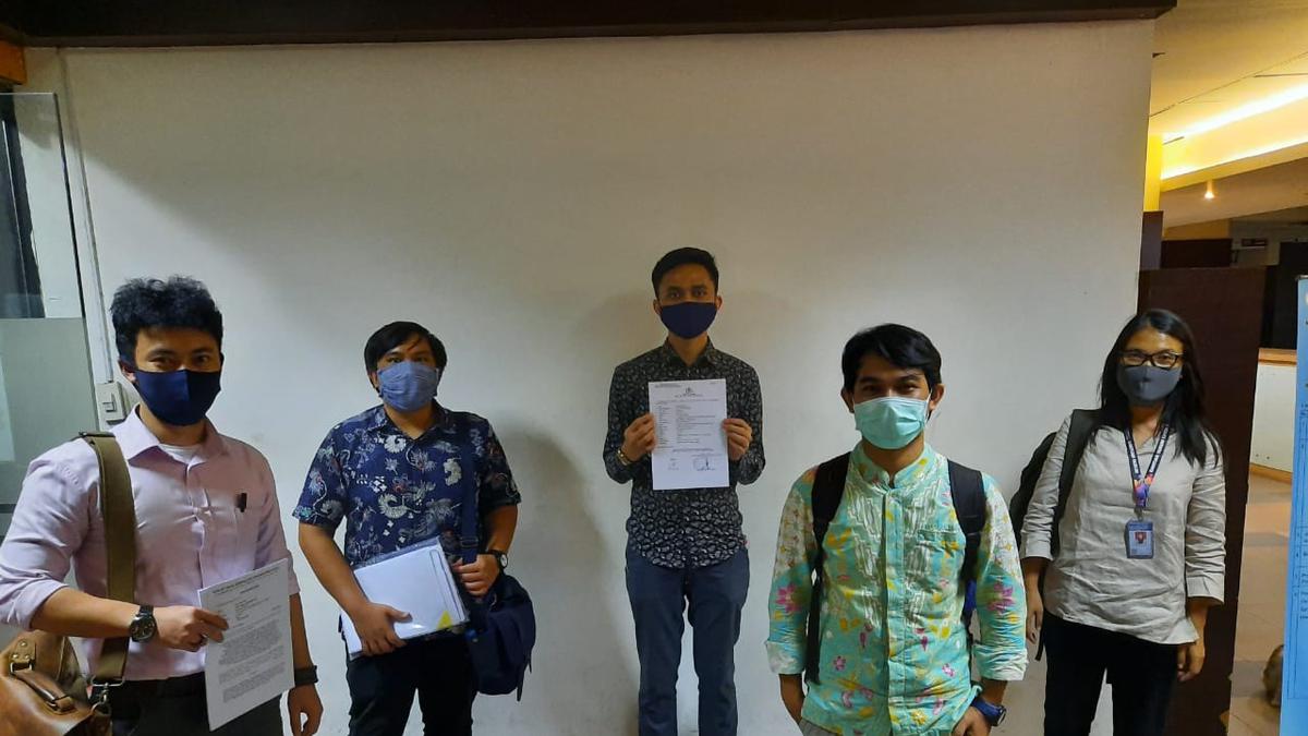 WhatsApp Diretas, Ravio Patra Lapor Polisi