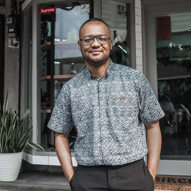 6 Fakta Lagu Enaknya Menginspirasi Kebaikan dari Kamga: Ajak Berjuang di Garis Depan, Angkat ...