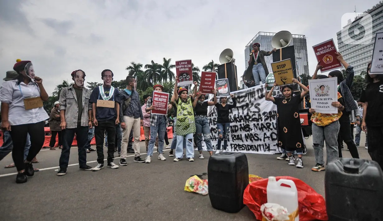 FOTO: Aksi Mahasiswi Demo Tuntut Mafia Minyak Goreng - Foto Liputan6.com